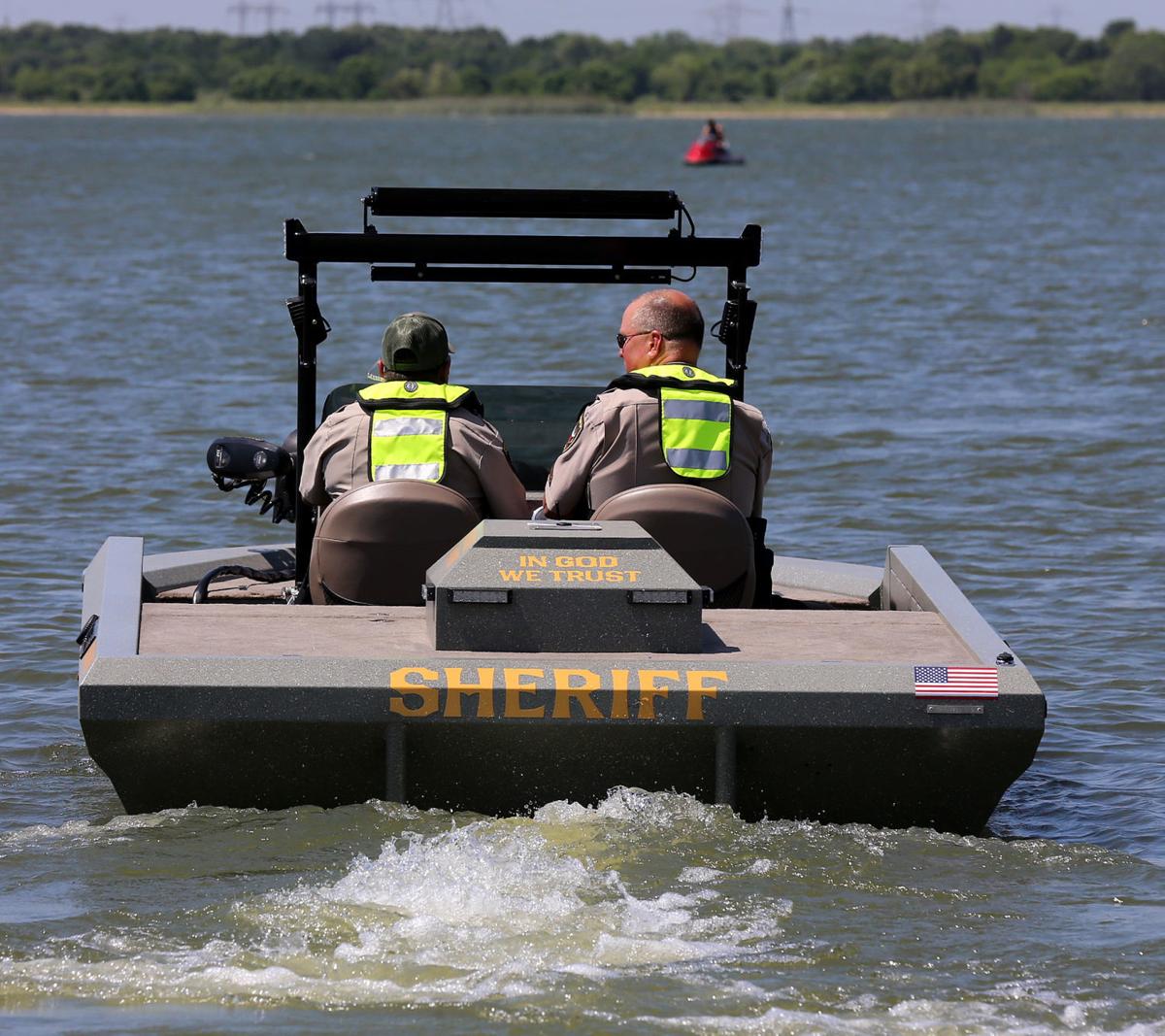 New sheriff's office rescue boat makes debut on Tradinghouse Lake