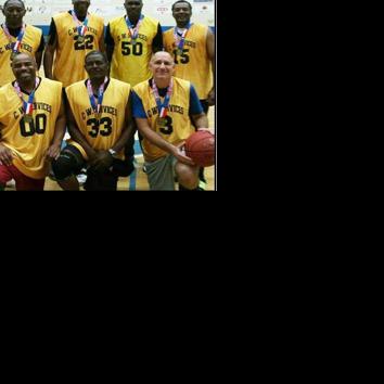Senior hoopsters take Texas state title