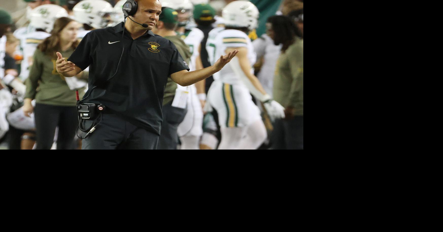 Dave Aranda remains focused on his job amid growing noise