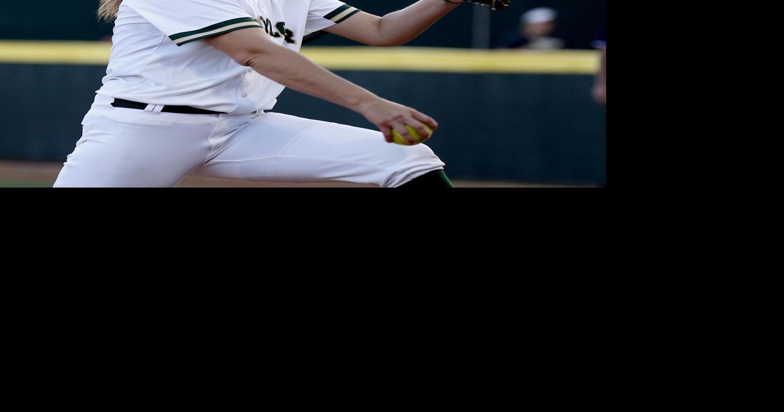 Baylor softball tops Texas, 3-1, behind Stearns’ solid pitching
