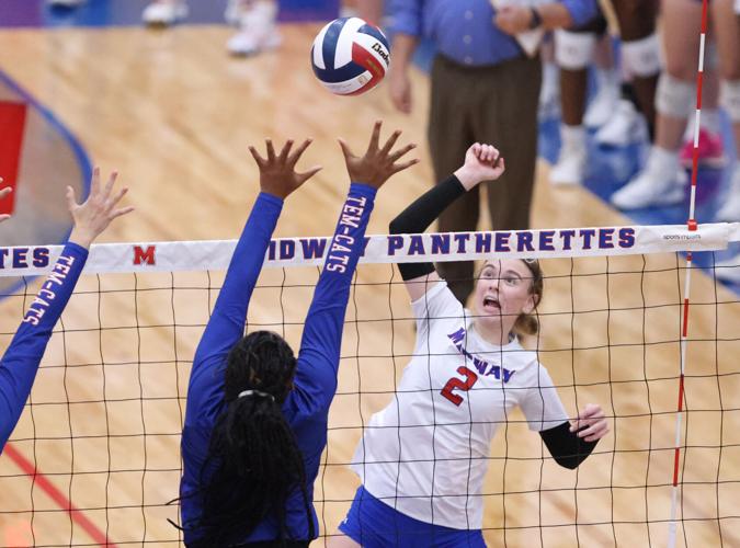 Midway Pantherettes volleyball sweeps Temple in 12-6A match