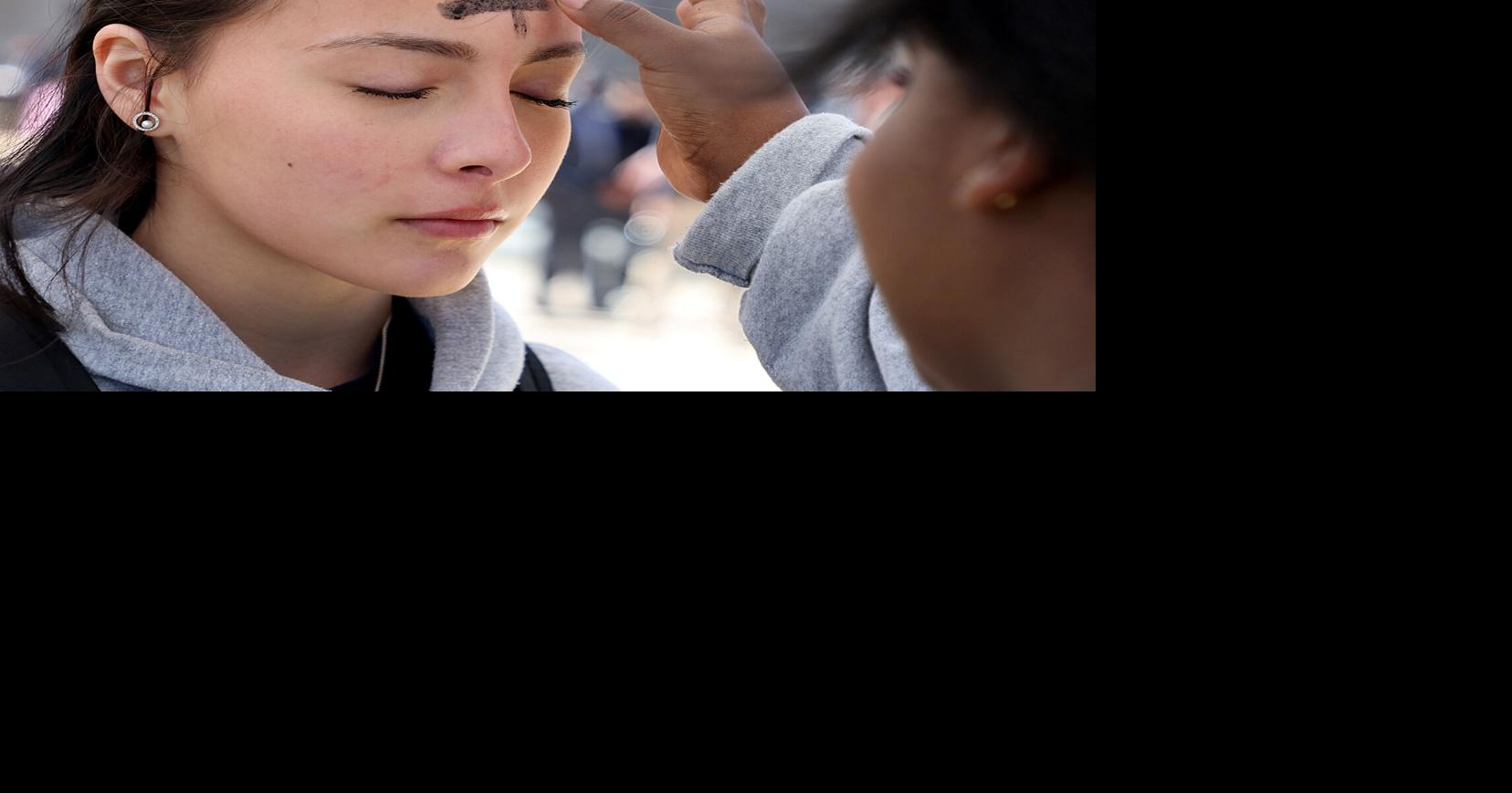 PHOTOS - Ash Wednesday observance at Baylor University