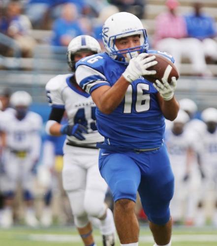 Friday night heroes: Stage fright lost, Robinson WR Fuentes exudes ...