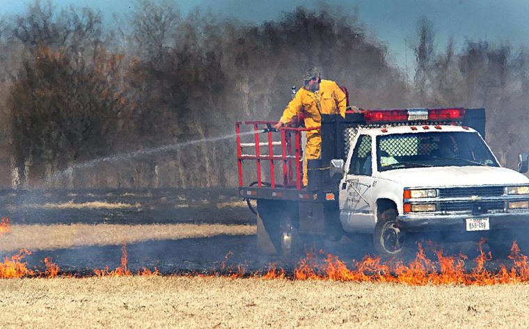 Brush, trash fire burns about 8 acres just outside Waco