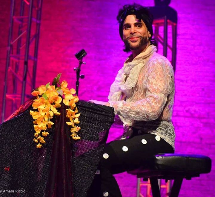 Musician pays solo tribute to Prince with purple piano in Waco show