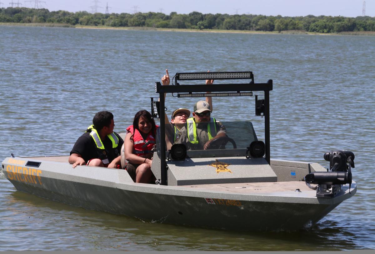 New sheriff's office rescue boat makes debut on Tradinghouse Lake ...