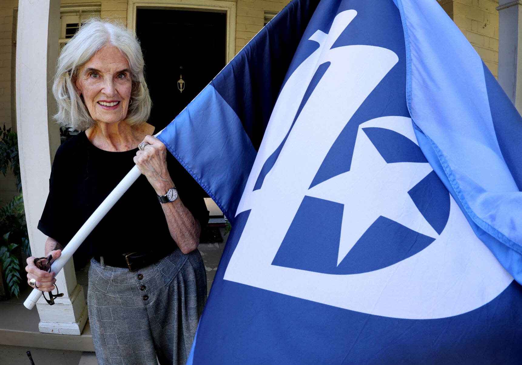 Carol Perry Day honors Waco artist who created 'Flying W'