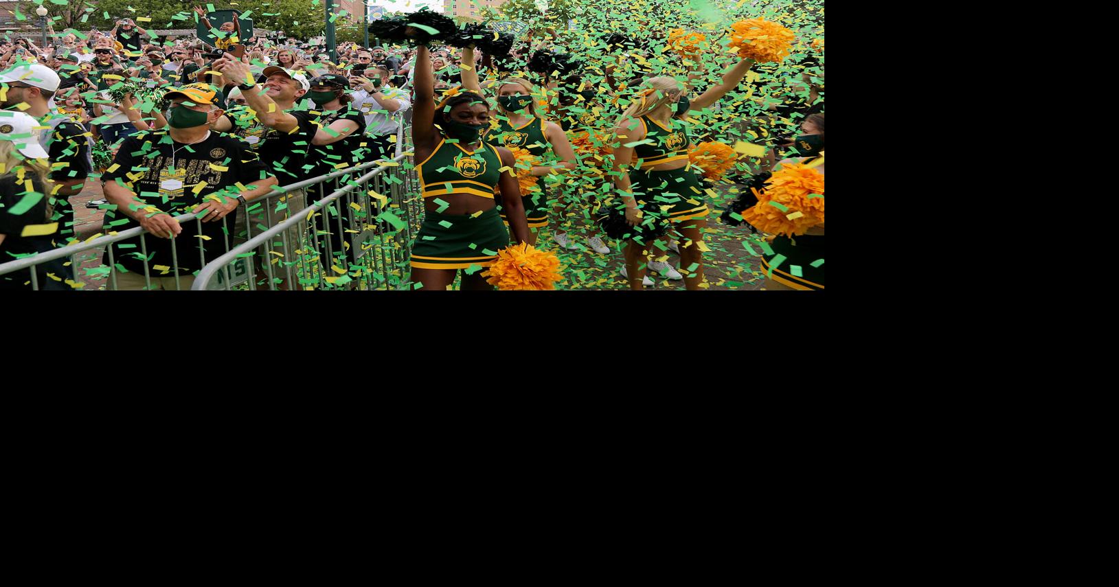 PHOTOS — Baylor basketball championship parade in downtown Waco: April ...