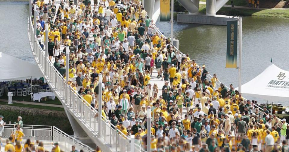 Baylor game-day roundup: Tailgate bridge sways with fans, traffic ...