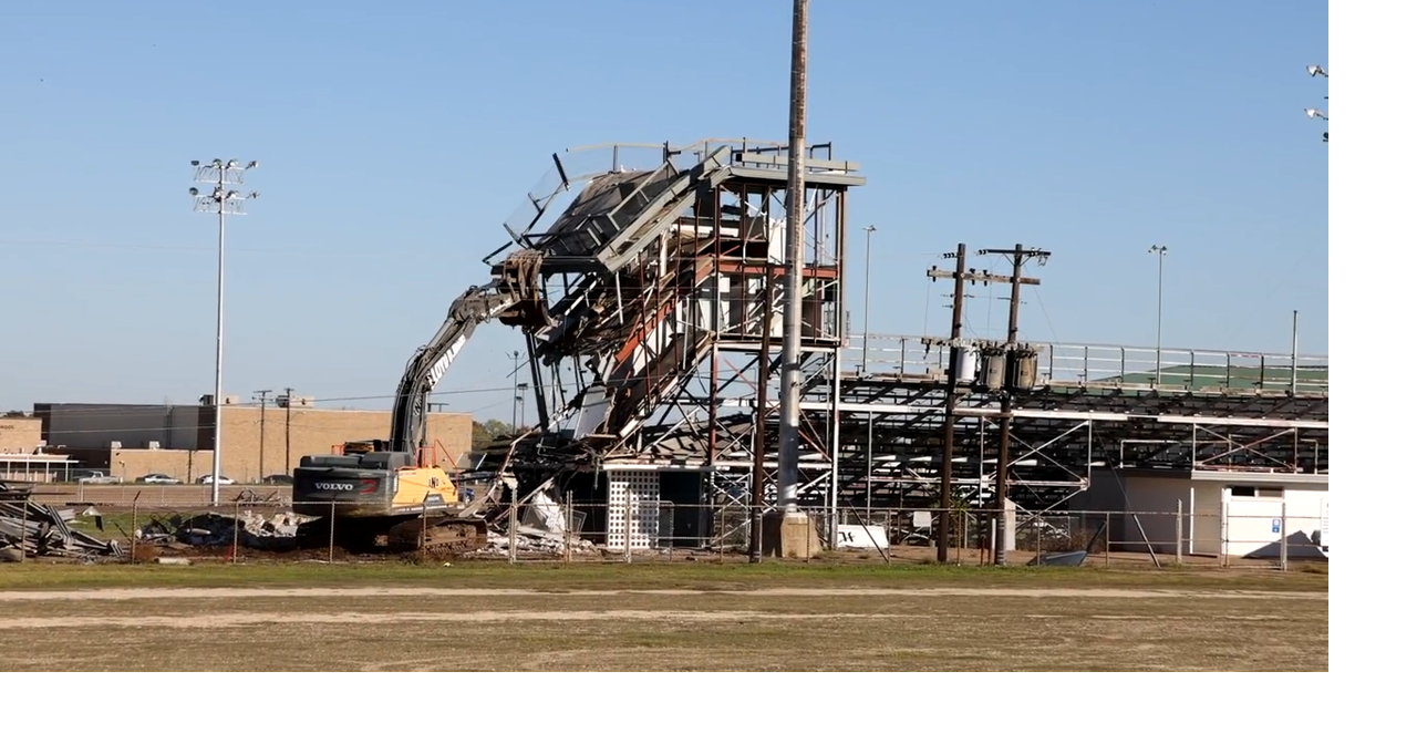 VIDEO, PHOTOS — Paul Tyson Field press box demolition