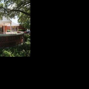 Judge signs order to stop razing of Baylor alumni center