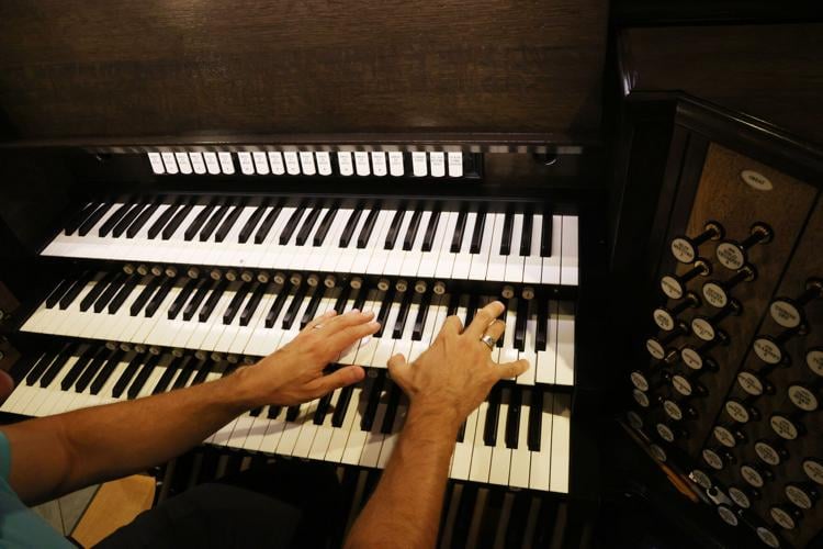 Dallas organist dedicates new St. Alban's organ in Sunday concert