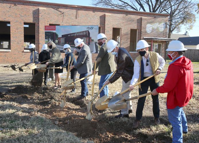 Art Center of Waco breaks ground on downtown location