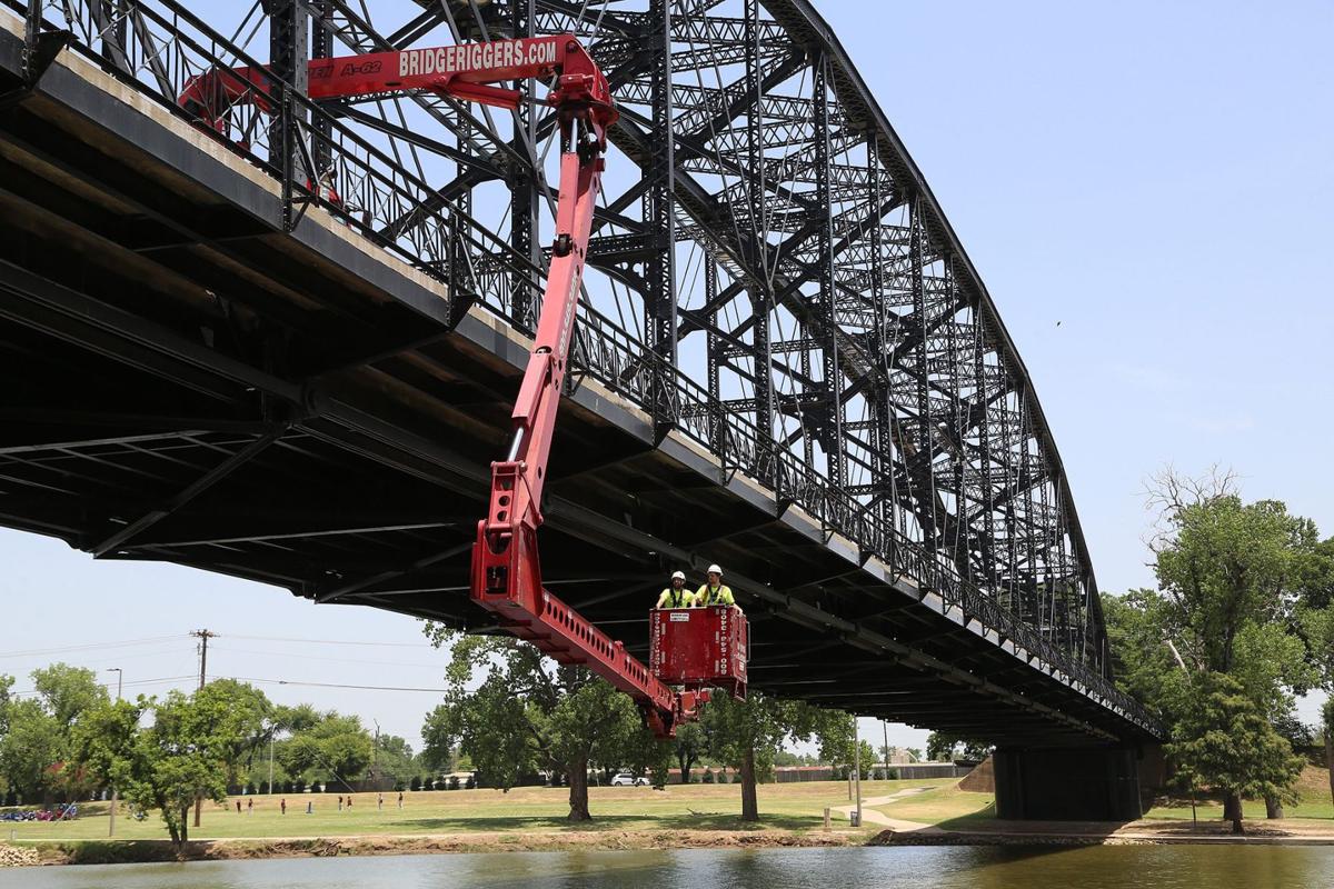 Washington Avenue bridge over Brazos gets regular checkup | Roads ...