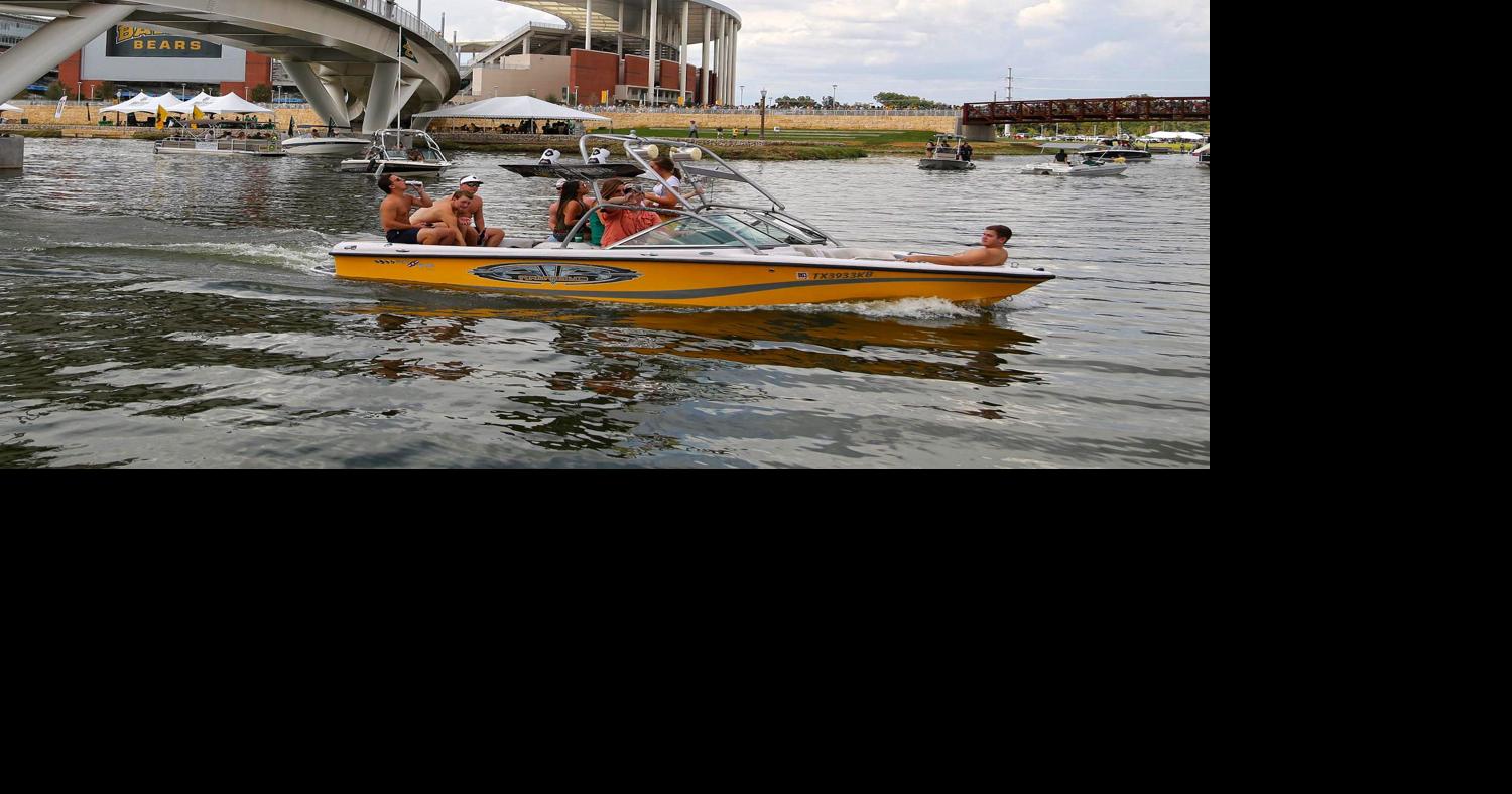 Photo essay: Tailgating, sailgating, congregating at McLane Stadium