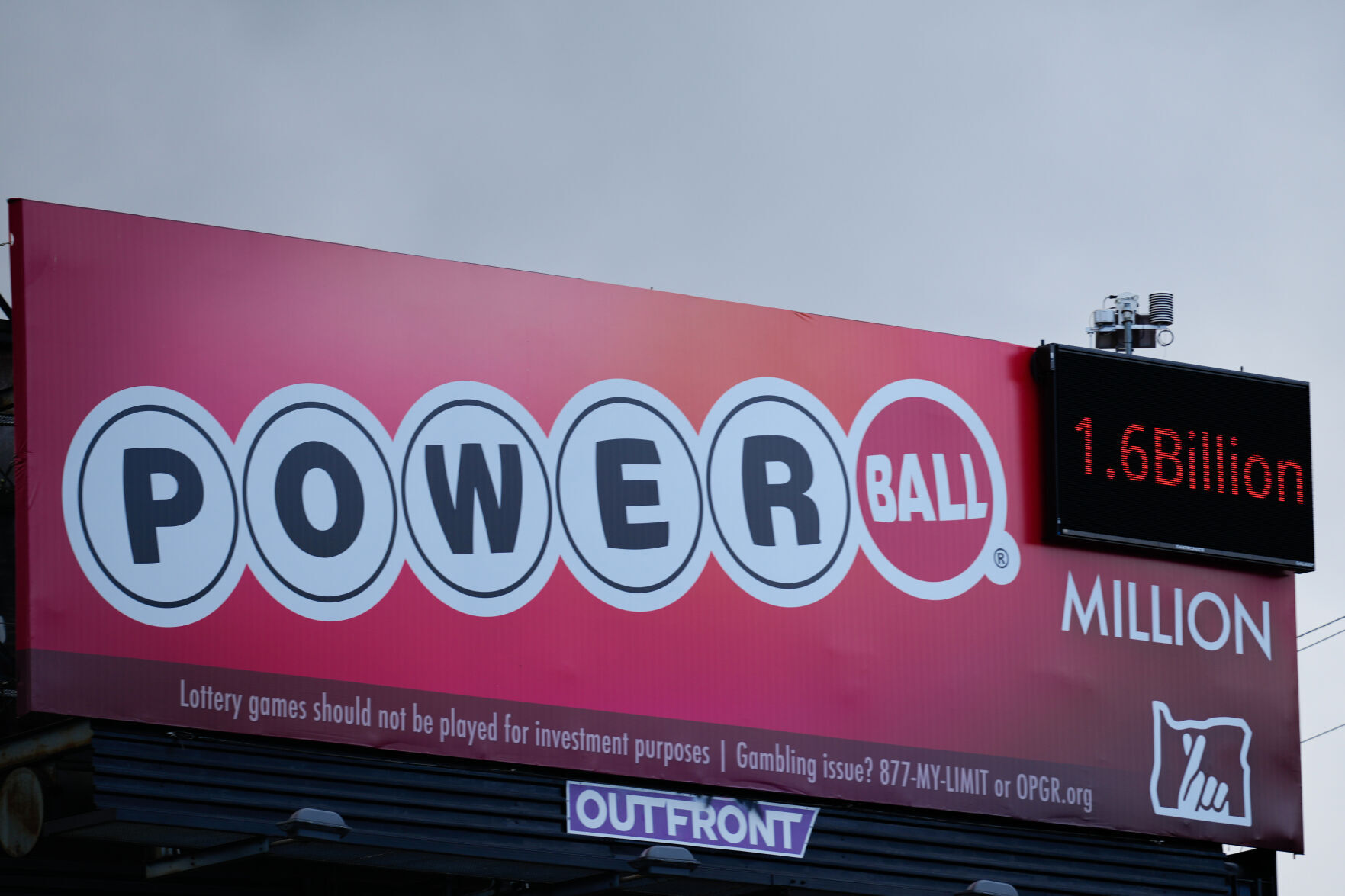 No Powerball winner Monday as prize reaches $1.7 billion