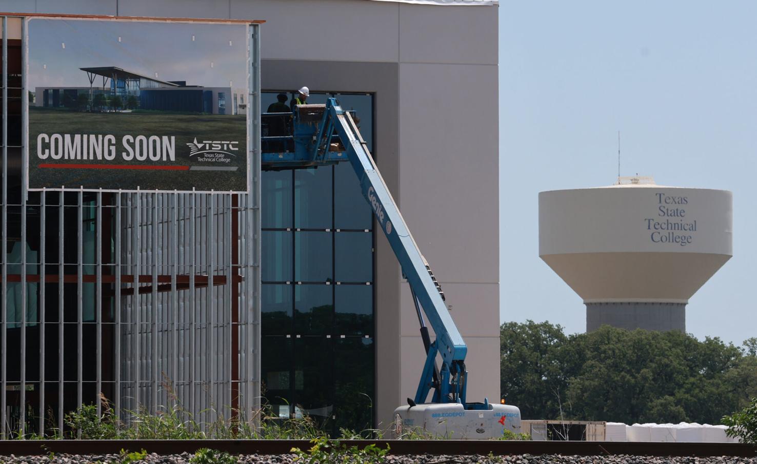 PHOTOS - Construction at TSTC's new Waco, Texas, facility