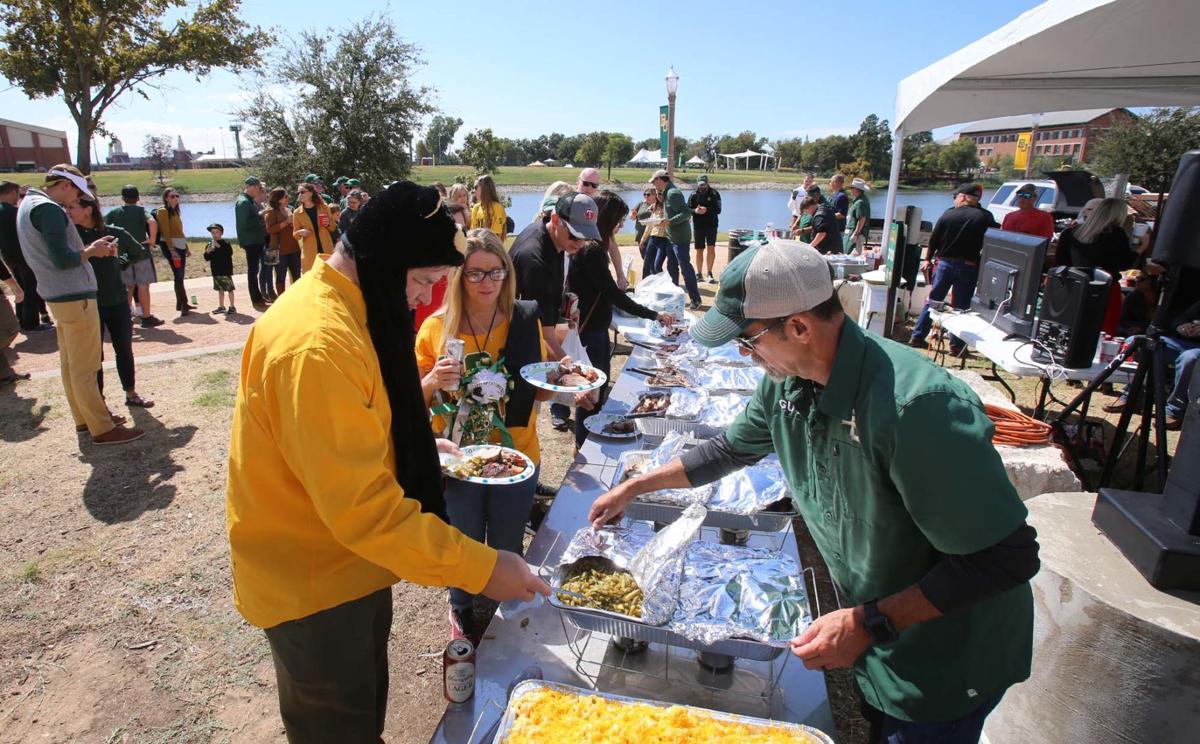 Baylor works to soothe ruffled feathers over exclusive tailgating contract