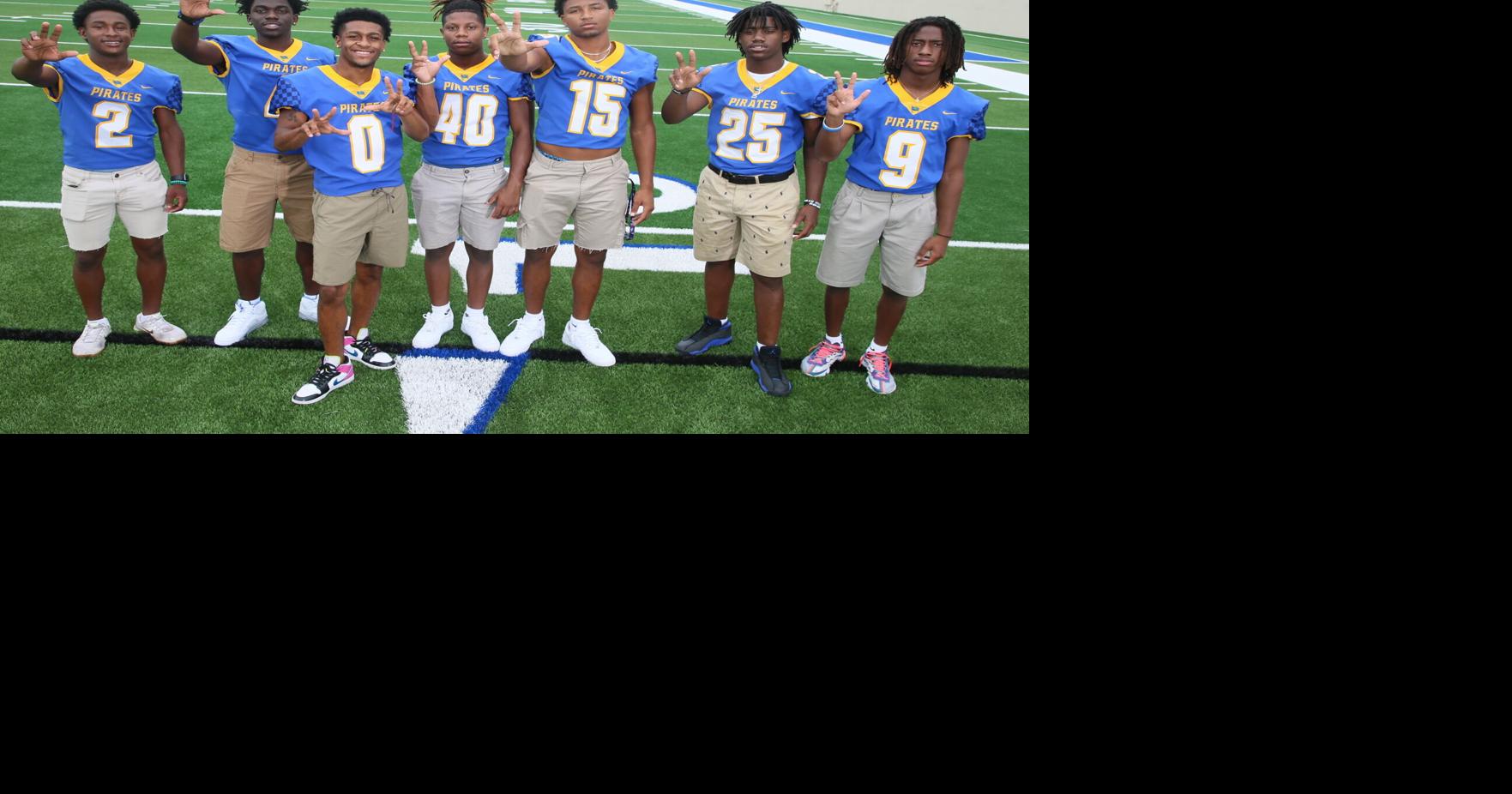 Slippery Melissa ushers out La Vega, 41-14