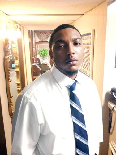 Convicted robber tries to clear Peace in murder case