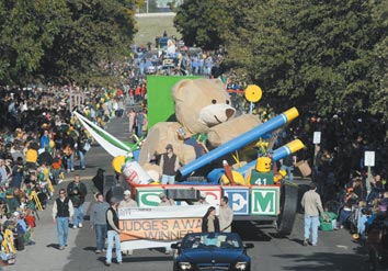 Heisman on display for Baylor homecoming festivities