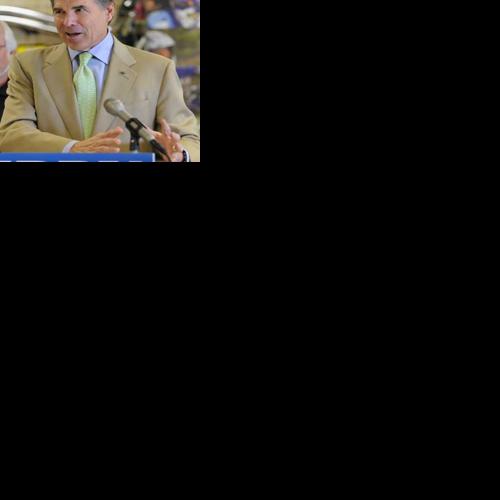 Perry meets with Waco business leaders at 'State of the state' luncheon