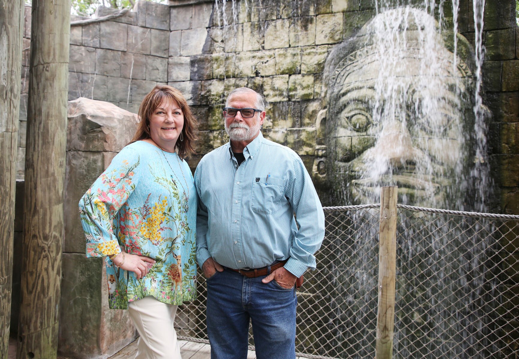 Zoo fixtures depart amid strife between zoo supporters, city leadership ...