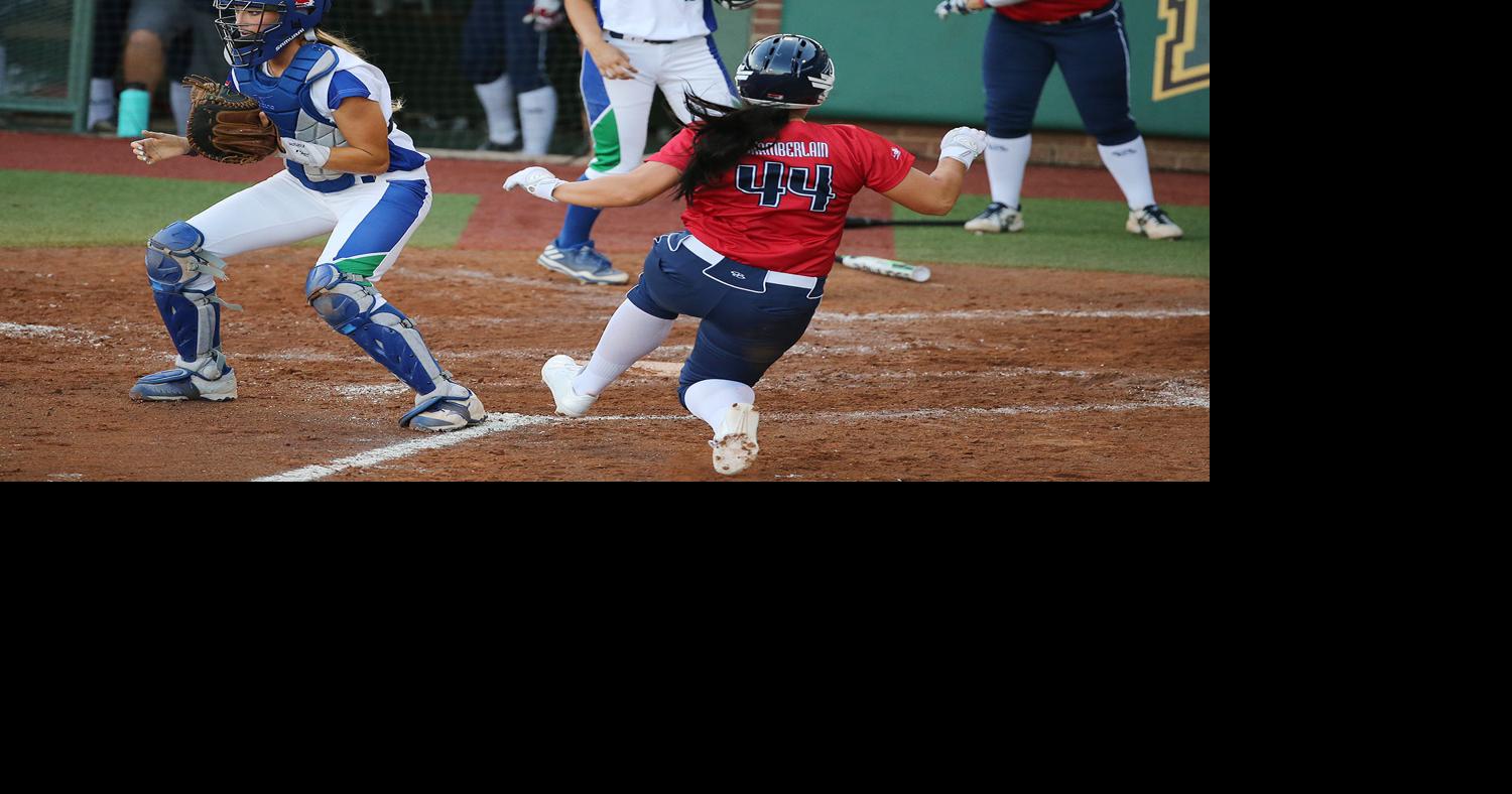 Waco gets taste of professional softball at Baylor-hosted event