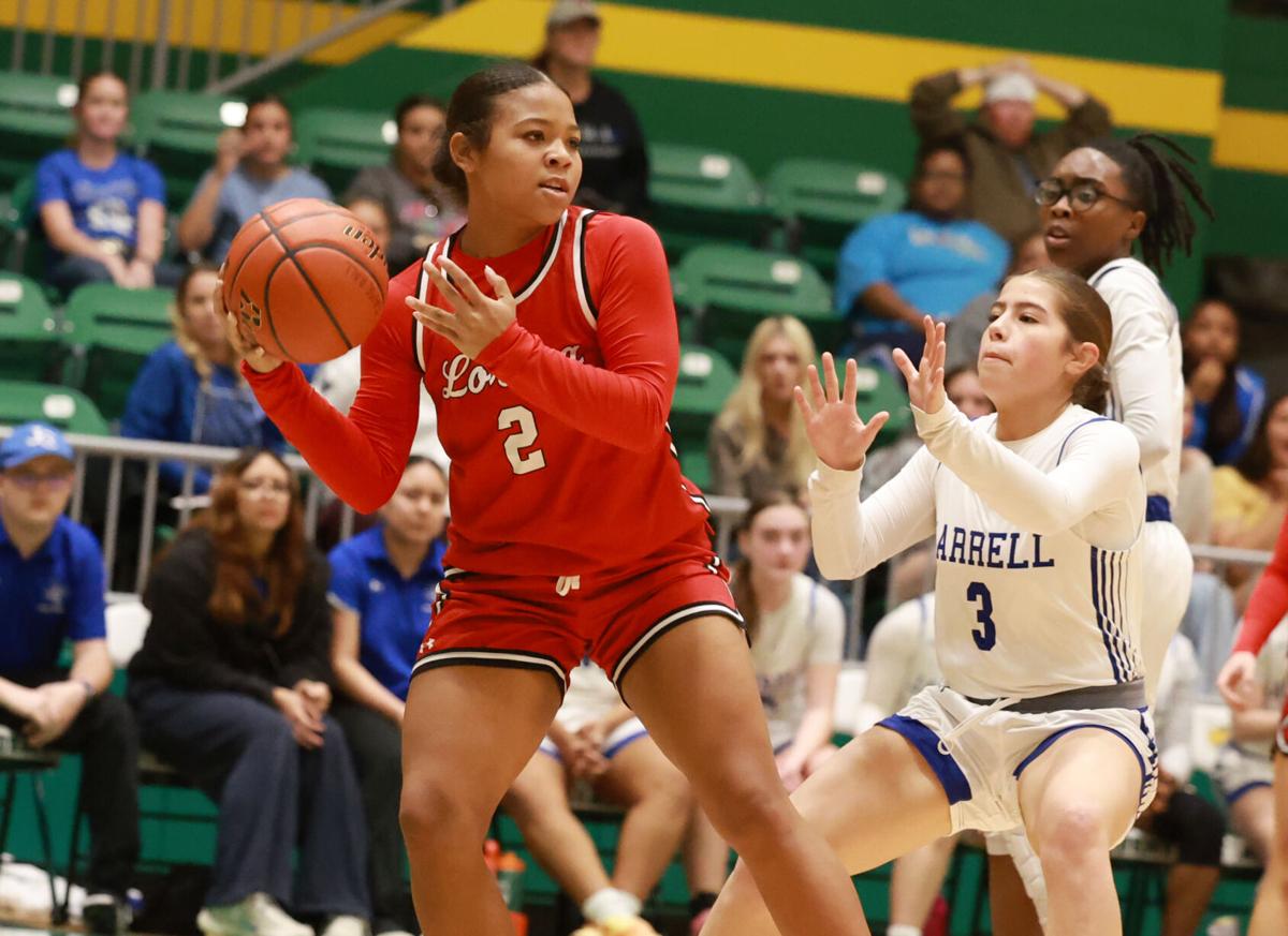 Lorena, La Vega advance in Class 4A playoff openers