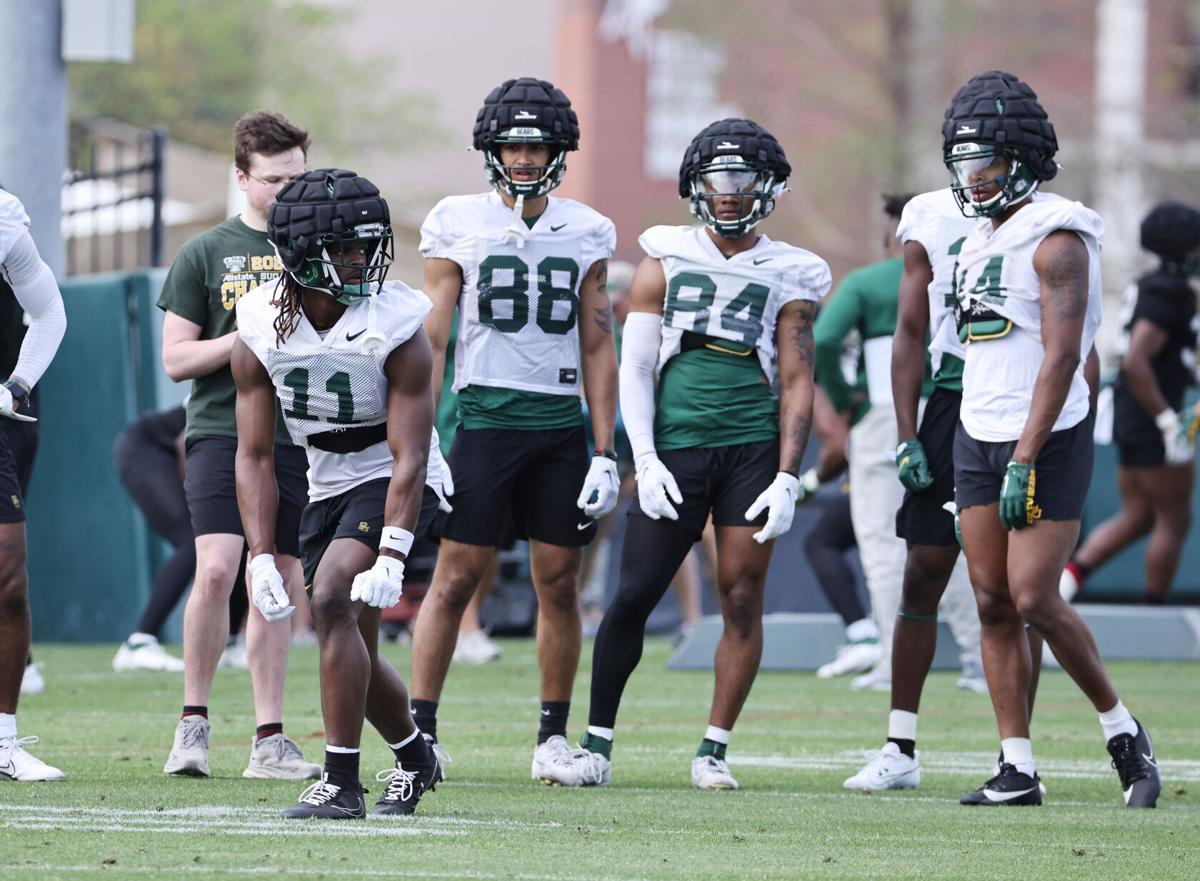 Up-tempo spread offense boosts Baylor's WR production