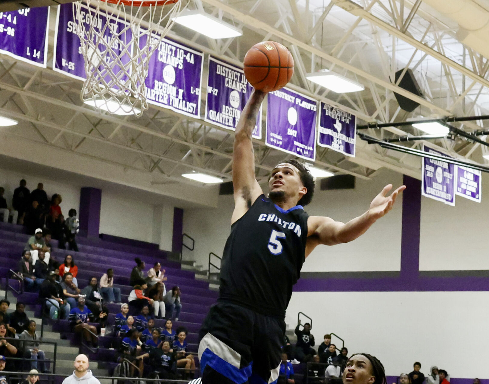 Chilton advances behind Thomas’ 40-point night