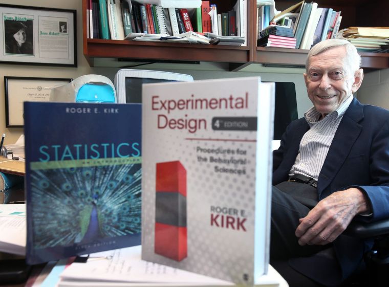 Professor entering record 56th year of teaching at Baylor