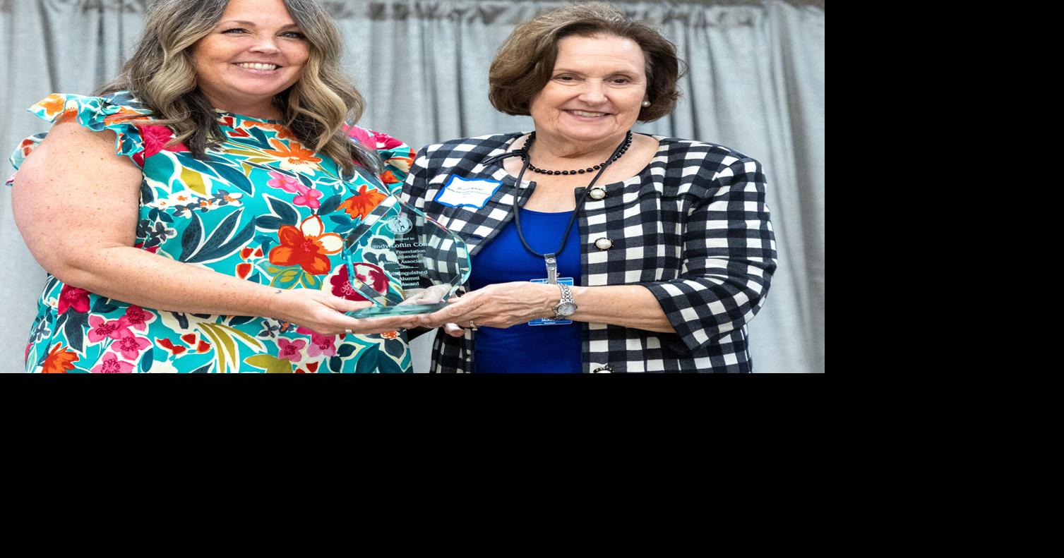 MCC presents 2 alumni with awards