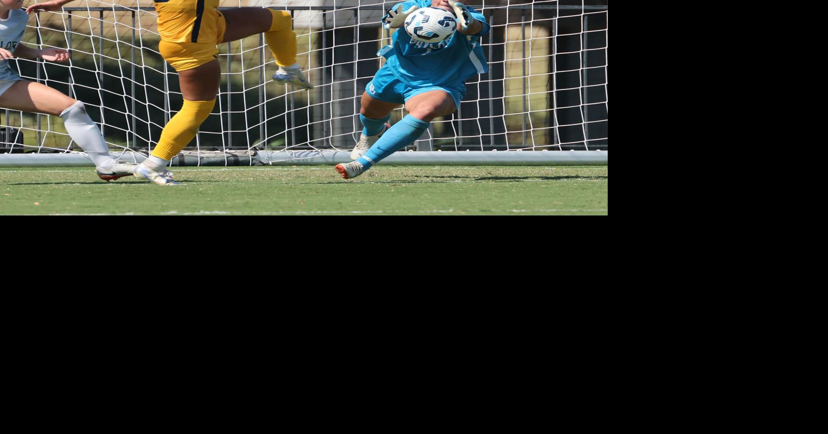 Alvarez makes 10 saves as Baylor settles for BYU draw