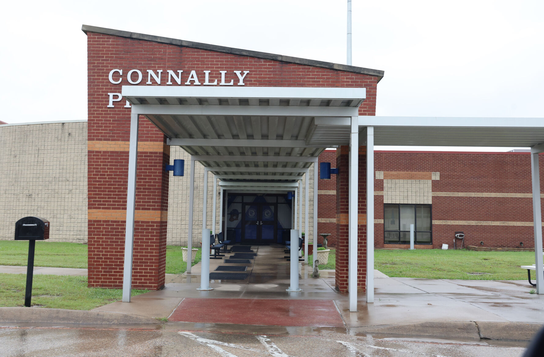 Connally to cut 97 jobs, hitting 48 teachers, all principals