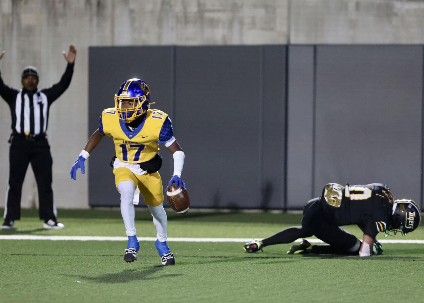 Ganado bullies Marlin in 41-14 region final win