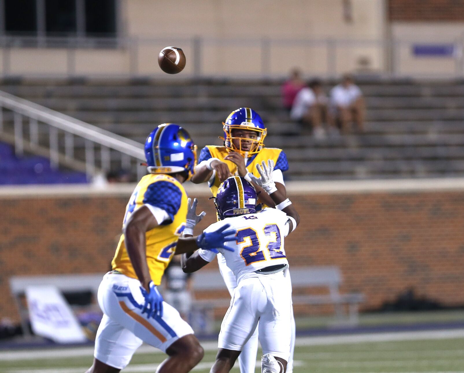 Central Texas area-round playoff games to watch for Week 13