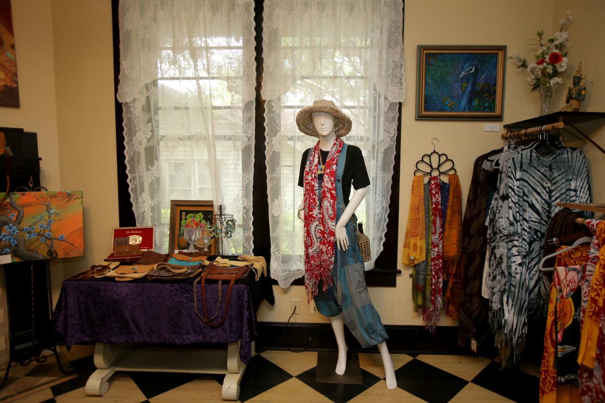 Reopened Waco art gallery works with access limits