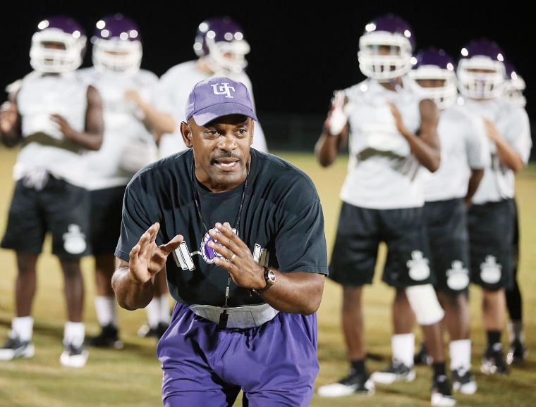 Traveling coach Willis didn’t forget roots