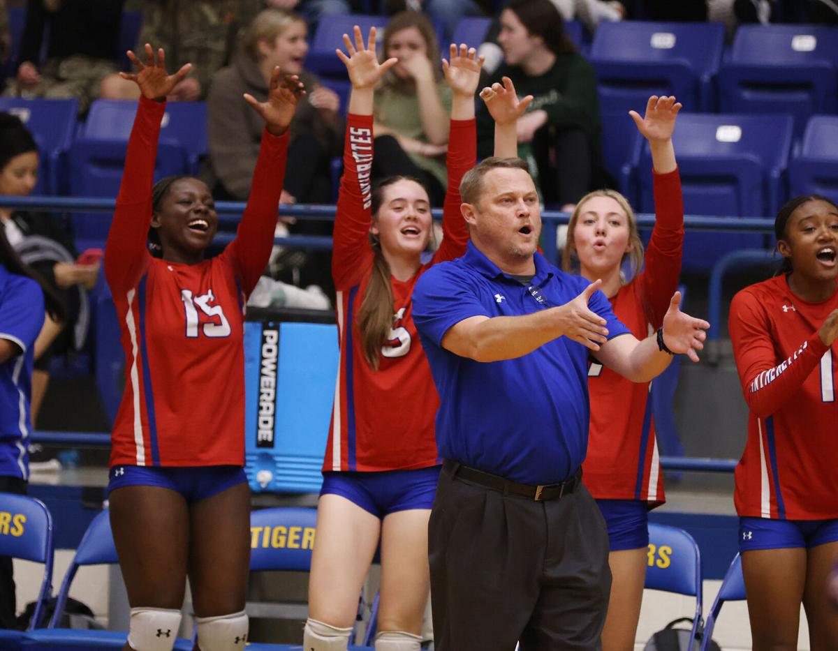 Midway volleyball's Ryan Porter stepping down after 12 years