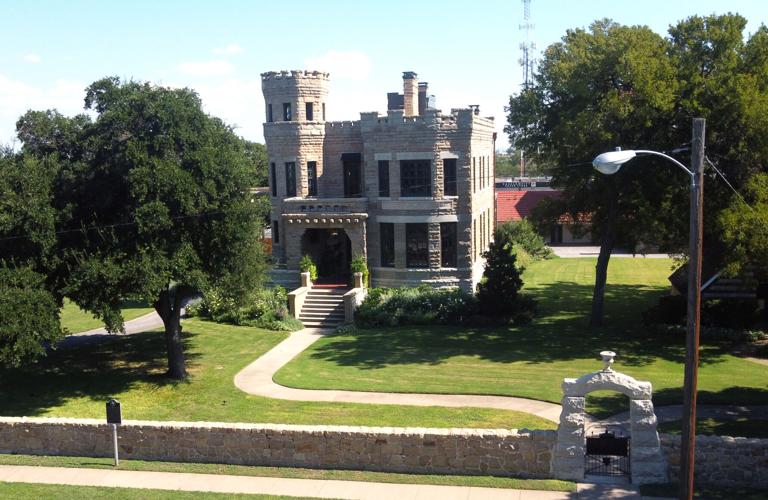 Chip, Joanna Gaines keeping Waco castle, to resume tours