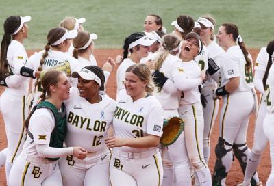 Baylor softball stuns No. 1 Sooners