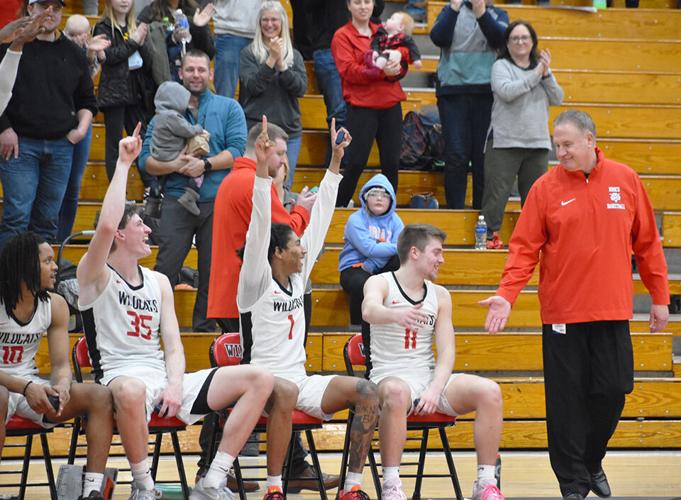 Faces of victory, determination, more at Sunday's game | Local Sports News | wahpetondailynews.com