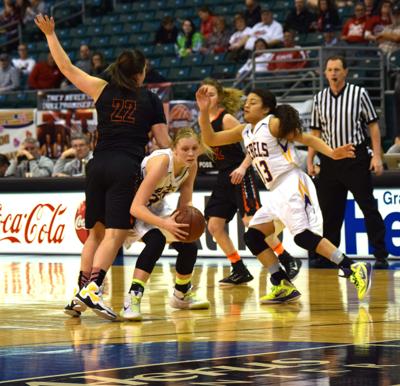 Rittenour scores her 1,000th point | News Monitor | wahpetondailynews.com