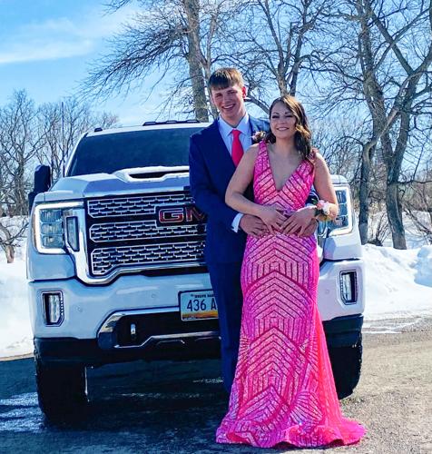 Stepping Out for Prom | Local News Stories | wahpetondailynews.com