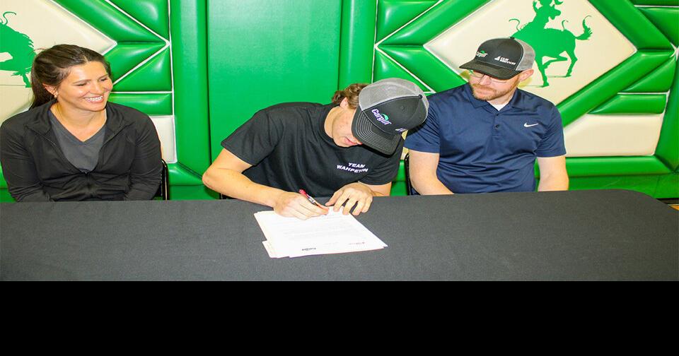 Carter Benson signing day | Local News Stories | wahpetondailynews.com