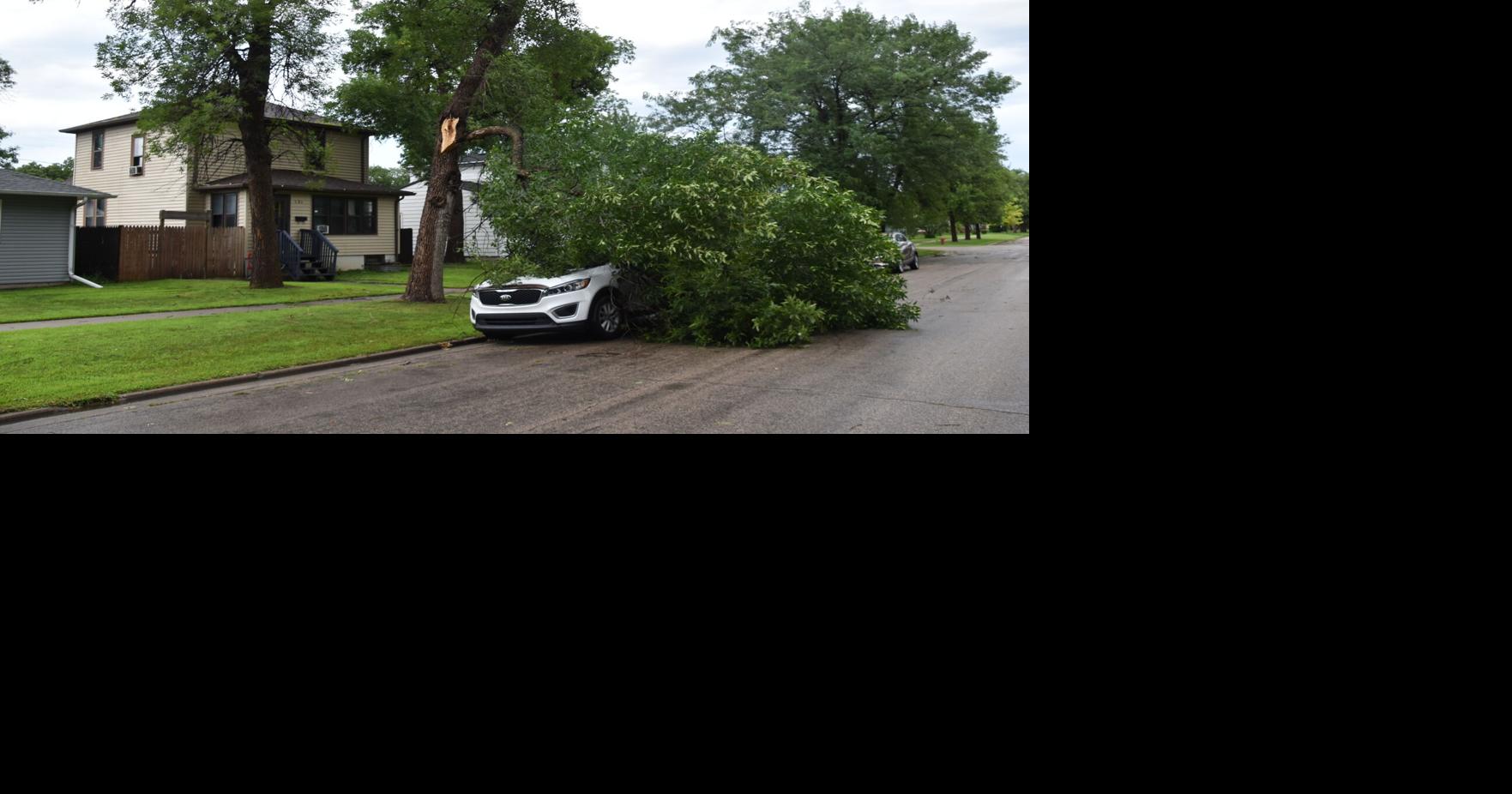 PHOTO GALLERY AND STORY: Storm rolls through Wahpeton with mighty winds ...