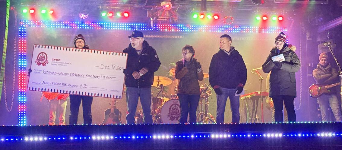 Holiday Train lights up in Hankinson | News Monitor | wahpetondailynews.com