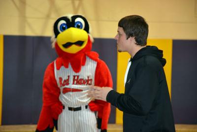 Hawkeye helps kick off four-week reading program | Local News Stories ...