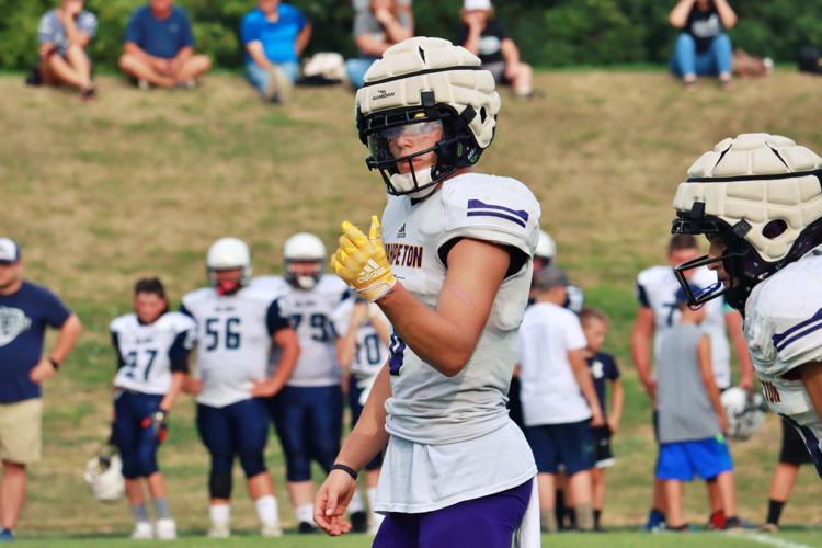 Mauch’s monster two-way game helps Wahpeton defeat Devils Lake, 21-12 ...